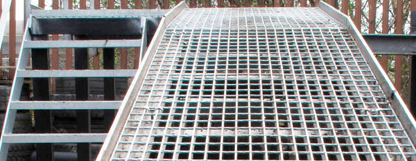 Avantages d'utiliser les marches Tramex dans les escaliers et ...